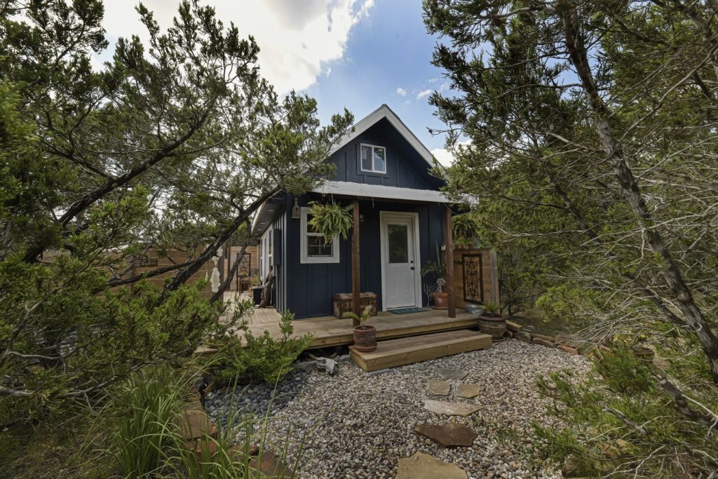 Log Cabin Rentals in the Texas Hill Country | 40 Years Experience