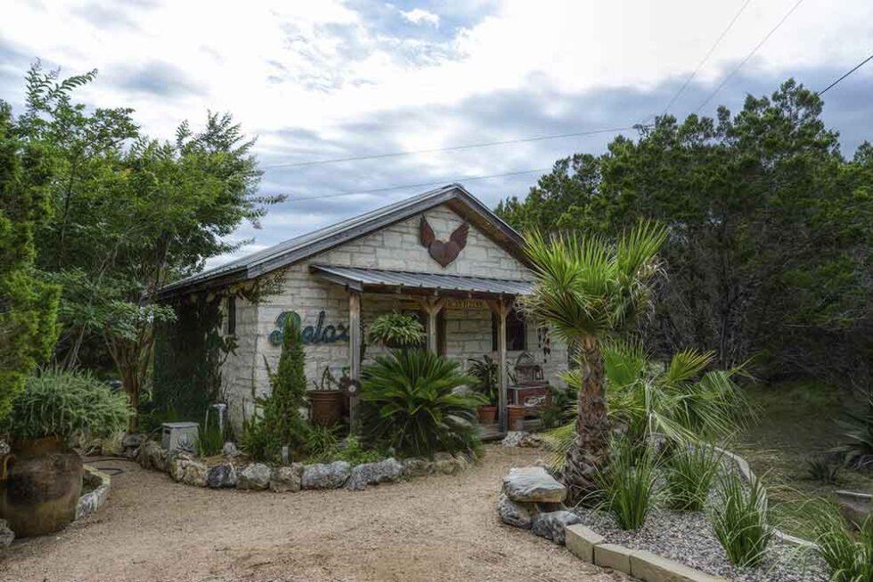 Log Cabin Rentals in the Texas Hill Country | 40 Years Experience